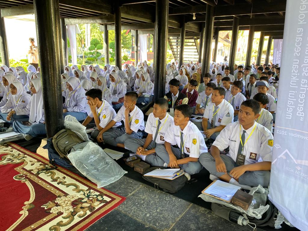 Intip Pelajar Belajar Karya Lukis Bersama Di Museum Aceh - Habadaily